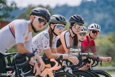 멋진 태도로 연속으로 아시아계 중국인 사이클리스트의 초상화 스포츠팀에 대한 스톡 사진 및 기타 이미지 스포츠팀 활력