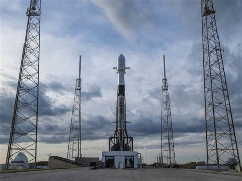 Photos Spacexs Passenger Spaceship Flies On First Test Run