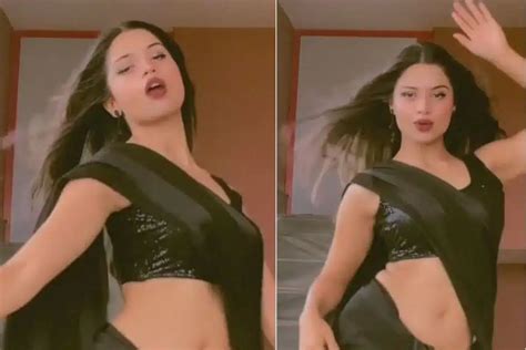 Viral Video दिलबर दिलबर करती काली साड़ी वाली लड़की ने ठंड में ला दी