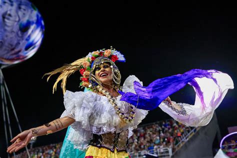 Rios Carnival Parade Makes Plea To Stop Illegal Mining In Brazil S