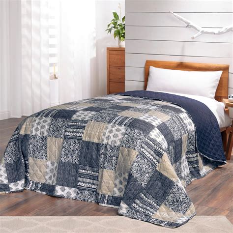 Couvre lit en patchwork bleu Mellow au design vintage jeté de lit pour