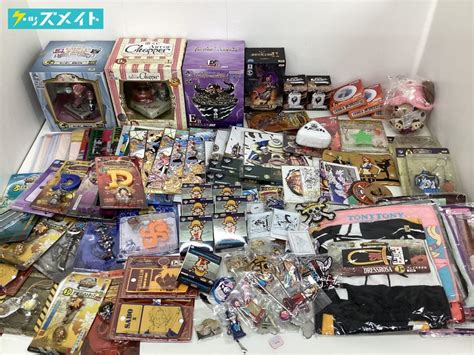 【傷や汚れあり】【同梱不可】現状 ワンピース グッズ まとめ売り 一番くじフィギュア 下位賞各種 ストラップ タオル ぬいぐるみ 紙系 バッジ
