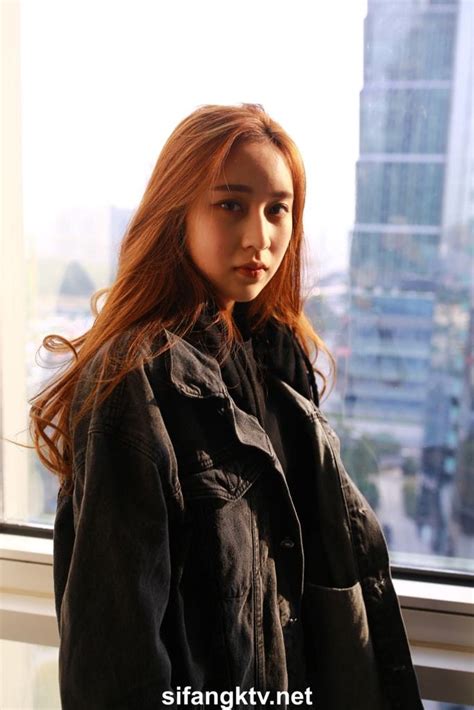 超美网红【乔依琳】edison摄影1500元6组大尺度视图 6临走阳光 性趣贴图