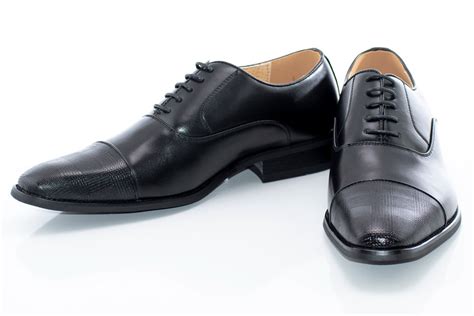 Black Cap Toe Oxford — Dolce Vita Men