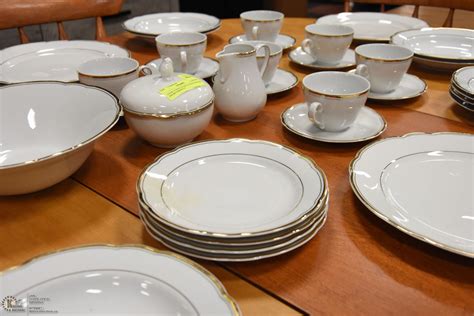 OVER 35 PIECE KAHLA DINNERWARE FROM GERMANY