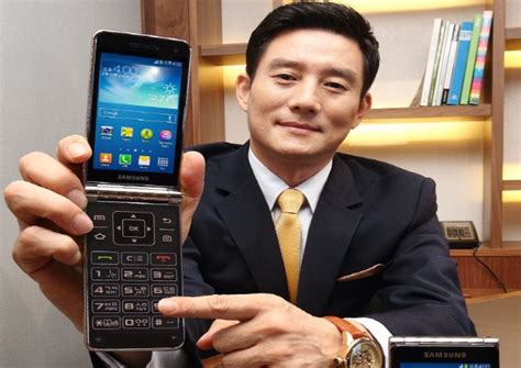 Samsung Galaxy Golden Android Flip Phone With Dual Screens Launched