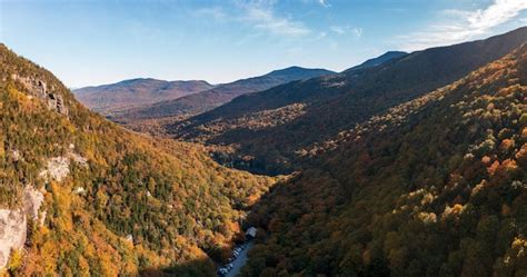 Premium Photo Aerial View Of Smugglers Notch In The Fall