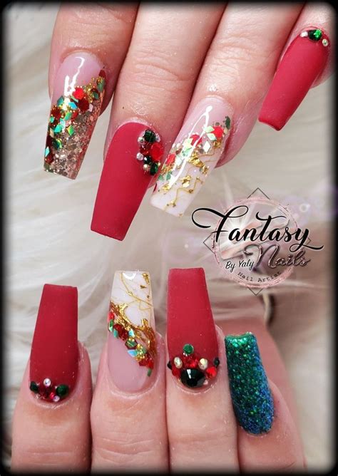 35 Best DIY Christmas Nail Designs 2023 Christmas Nails Short