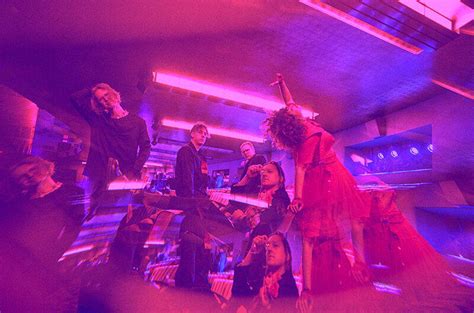 アーケイド・ファイア、サタデー・ナイト・ライヴに出演し披露した2曲の映像が公開