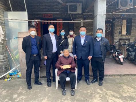 大朗大井头社区开展春节慰问90岁以上老人活动