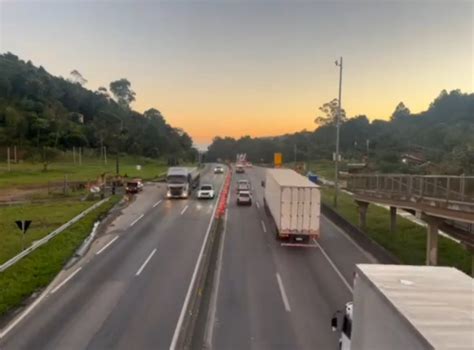 Trânsito Na Br 101 Em Palhoça é Totalmente Liberado