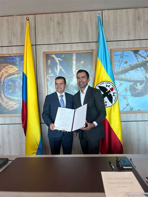 Orlando Santiago Cely nuevo Gerente de la Empresa Férrea Regional EFR Empresa Férrea Regional