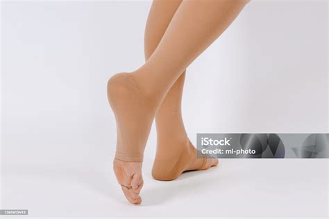 압축 호스어리 정맥류 및 독소 요법을위한 의료 압축 스타킹 및 스타킹 남자와 여자를위한 양말 임상 압축 니트 임산부를 위한 컴