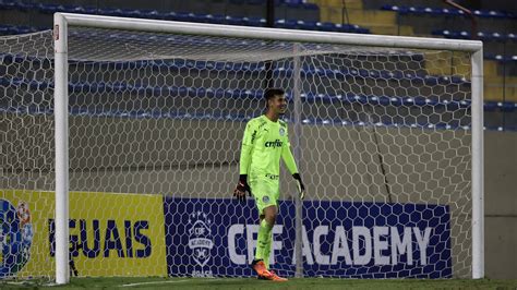 Após joelhada goleiro do sub do Palmeiras segue em observação Esportes R Futebol
