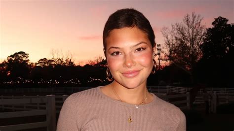 After Battling Cancer Michael Strahans Daughter Isabella Shows Off 8