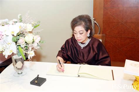 งานฉลองพิธีสมรสพระราชทานระหว่าง ดร การัณย์ อังอุบลกุล และคุณแพรวพิณญ์