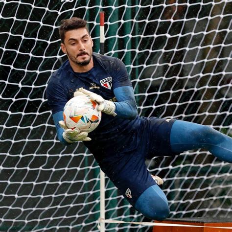 São Paulo Divulga Lista De Inscritos Para A Libertadores Com Jovens Da