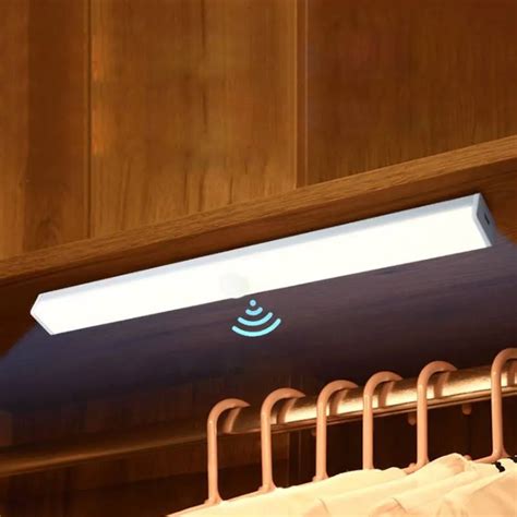 ไฟเซ็นเซอร์ ชาร์จแบต โคมไฟ Led ไร้สาย เซนเซอร์ตรวจจับเคลื่อนไหว Motion