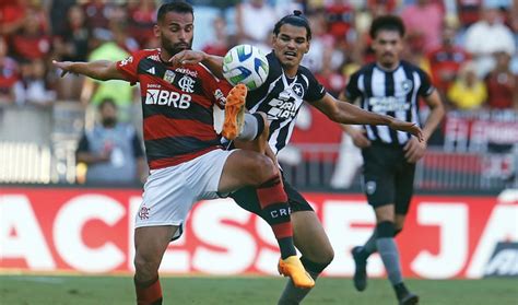 Botafogo Vence Flamengo E Assume Liderança Do Brasileirão Só Notícias