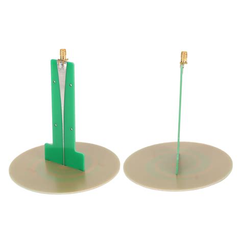 0 88 5ghz Ultrawideband Circular Polarization Antenna 36dbi Isometric
