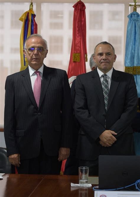 General R Javier Alberto Ayala Nuevo Rector De La Universidad