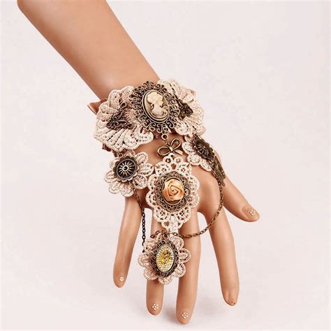 Lace Steam Engine Gear Hand Bracelet Wraak Doll