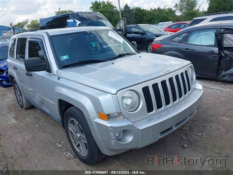 Report J FF W D JEEP PATRIOT Silver Gasoline Price And Damage History