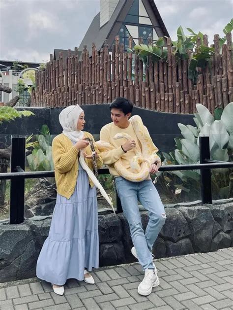 10 Potret Dinda Hauw Dan Rey Mbayang Yang Kerap Tampil Kompak Pakai