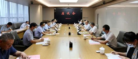 自治区大数据中心来我厅调研并座谈建设工作住房