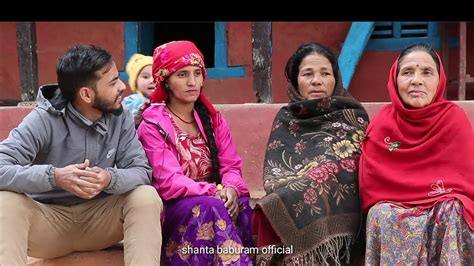सासु बुहारीको लाेभ लाग्दो मायायति धेरै माया गर्ने सासु बुहारिको घरमा