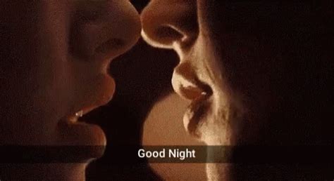 Kiss Good Night Gif Kiss Good Night Kissing Discover Share Gifs