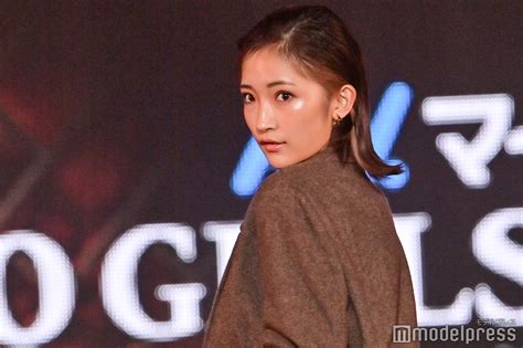 画像15 Girls2小川桜花、 デコ出しスタイルがかっこいい クールカジュアルコーデで登場＜tgc2021a／w＞ モデルプレス