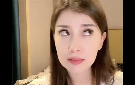 上班像放了血 下班像打鸡血 够真实吗家银们 Alice 然 Alice 然 哔哩哔哩视频