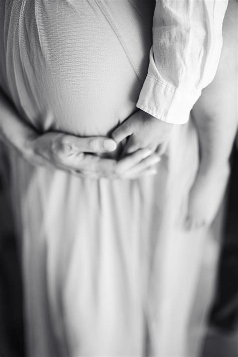 Abu Dhabi Maternity Photographer • Alona Koenig