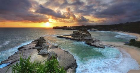Pantai Klayar Pacitan Wisata Alam Tersembunyi Di Ujung Barat Jawa