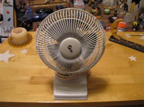Table Shelf Fan Indoor Lighting And Fans Saskatoon Kijiji