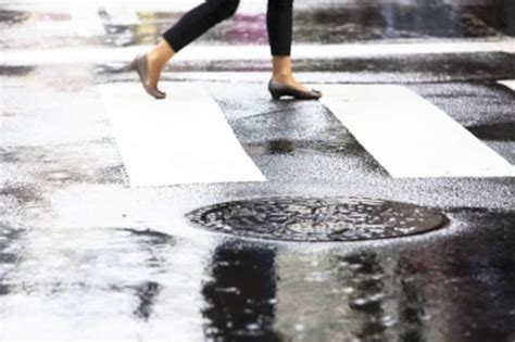 梅雨は憂うつ梅雨時にうつ気分になりやすい理由 うつ病 All About