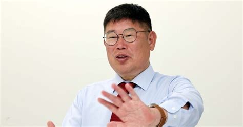속보 與 혁신위 “지도부·중진·친윤 불출마·수도권 출마 시간 두고 당에 공식 요구”