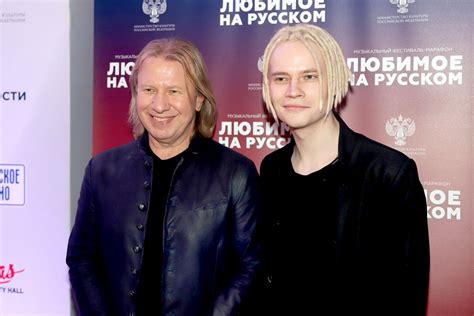 Удаётся ли Ярославу Дронову известному многим зрителям как Shaman сочетать карьеру с