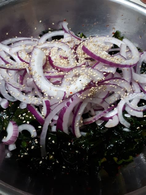 적양파 미역초무침~새콤달콤 아삭해서 좋아