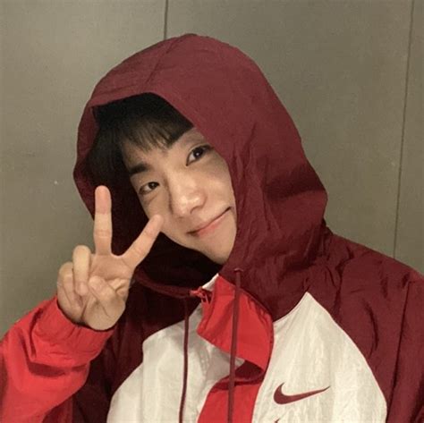 장작 on Twitter RT 2S tion 얘들아 근데 진짜 어떻게 이렇게 생김