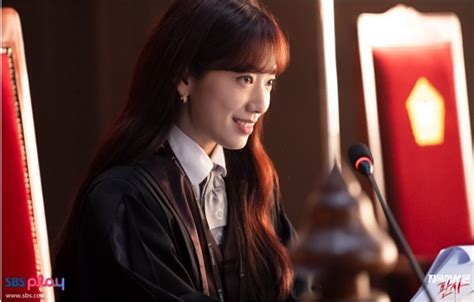 디즈니의 엉뚱하거나 기괴한 수사극 묘한 매력있네
