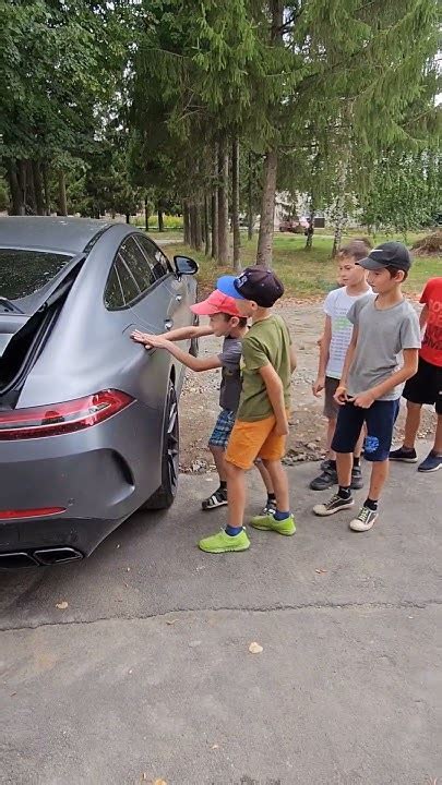 сходка пацаны ребята водворе дети мерседес гуляют улица