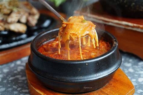 Cách nấu canh kim chi thịt heo ngon xuýt xoa xua tan gió lạnh