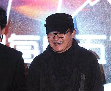 55歲劉歡近照病情惡化，妻子貼身照顧，網友：希望早日康復 每日頭條