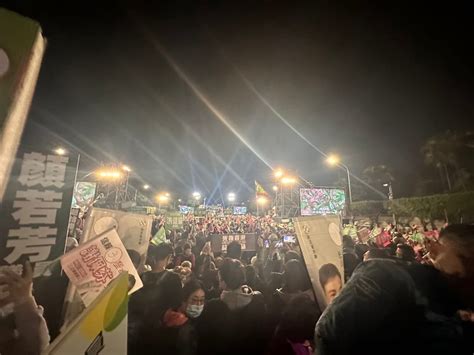 賴清德《凱道護國之夜》人多到水泄不通！太扯了！ ️ 三票民進黨 ② 選對的人，走對的路。＃出門投票＃返鄉投票＃返鄉專車＃總統大選＃立委選舉
