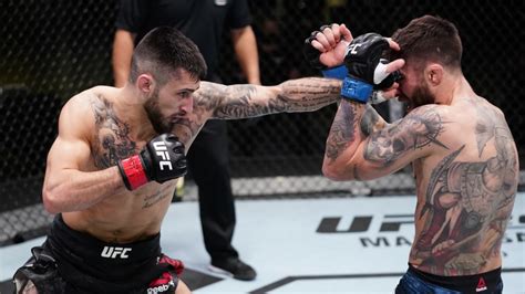 Peleador Argentino Debutó En La Ufc Y Terminó Ensangrentado Tras Brutal