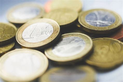 Fmi Revê Em Baixa Crescimento Do Pib Português Para 19 Em 2024 Sic