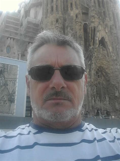 Padre De Tres Adolescentes Y Apasionado Del Teatro En Todas Sus Facetas