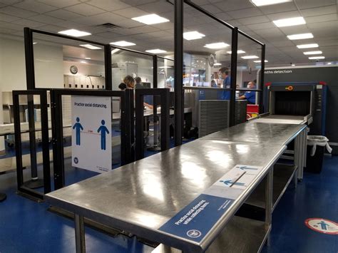 Jetsetter Tips For A Stress Free Tsa Wait Time